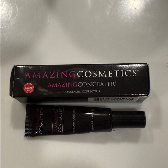 Amazing Cosmetics | Makeup | Amazing Concealer Light Golden | Poshmark